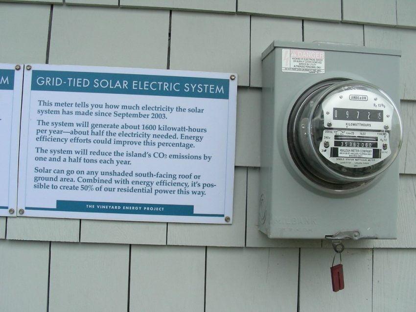 Solar panel kits. Read all about the 2 different types of installation